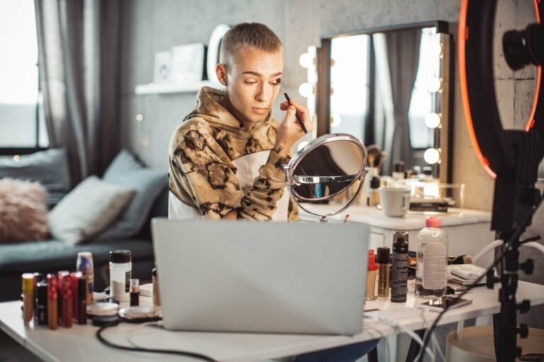 Contour Makeup for Men: Enhancing Masculine Features